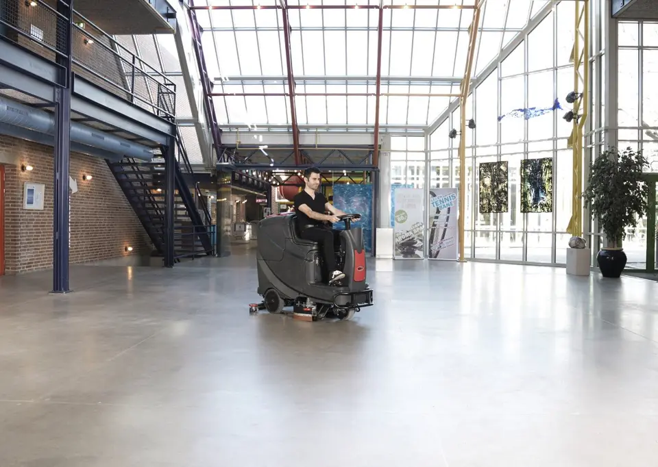 Automatic scrubber/dryer Nilfisk Viper AS710R-EU RIDE-ON SCRUBBER 24V ...